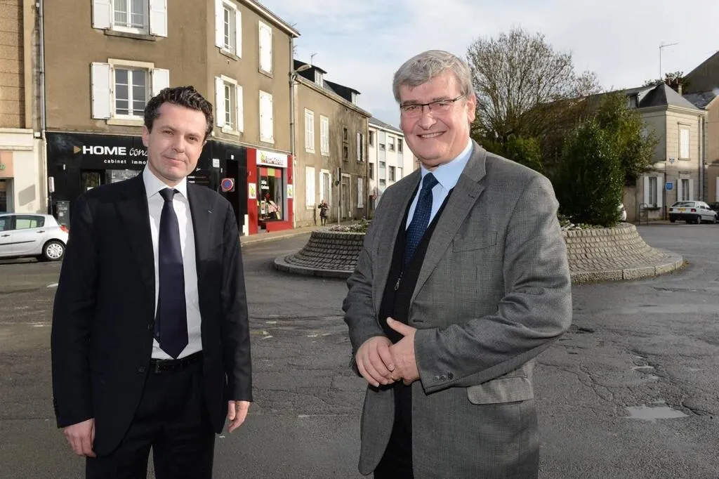 Angers. Jean-Marc Verchère rend les clés de la ville à Christophe Béchu ...