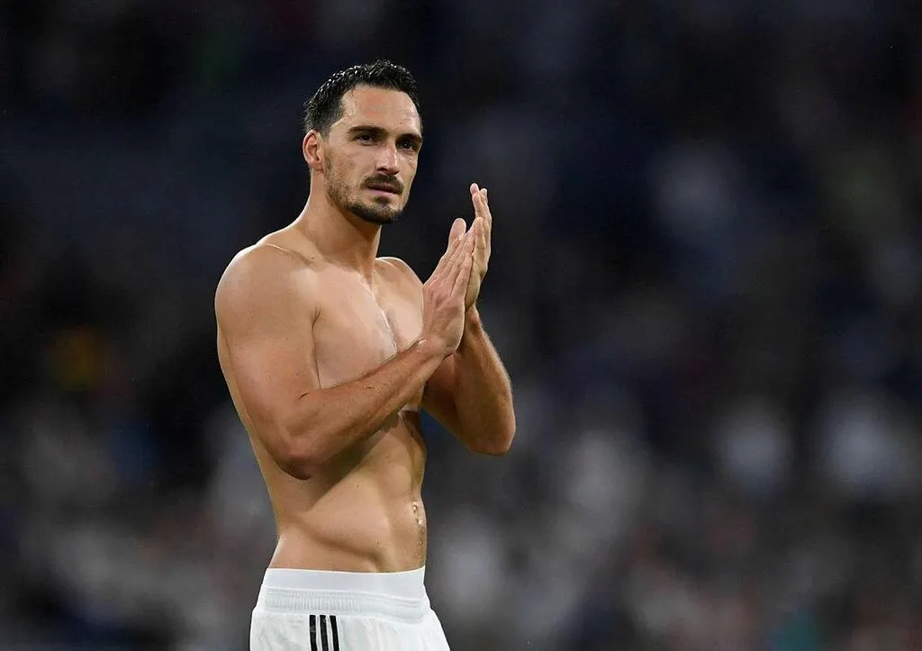 Mercato. Libre, Mats Hummels s’engage officiellement avec l’AS Rome ...