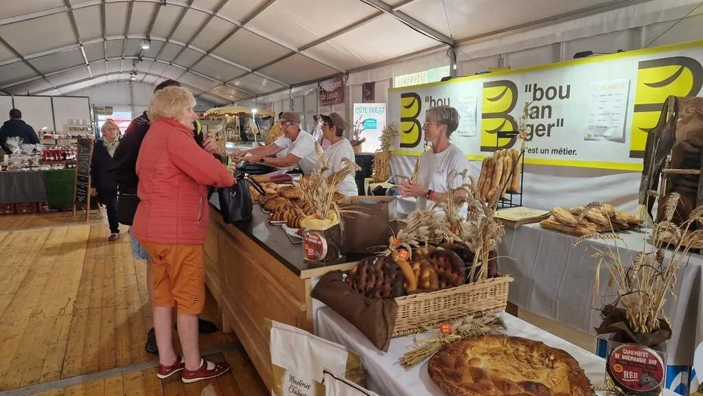À la foire de Lessay, les boulangers normands veulent « créer des ...