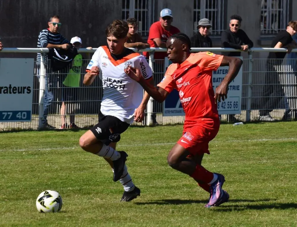 Football. U19 Nationaux : Saint-Renan douché en cinq minutes par le FC ...