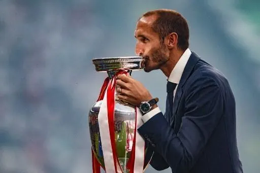 Football Après Lannonce De Sa Retraite Giorgio Chiellini Revient à