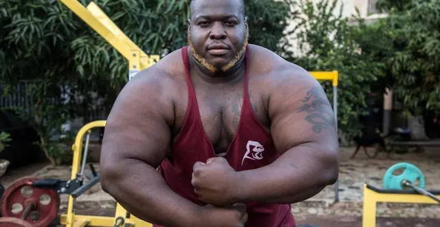 Iron Biby, ex-enfant en surpoids devenu l’homme le plus fort du monde, fait la fierté du Burkina ...
