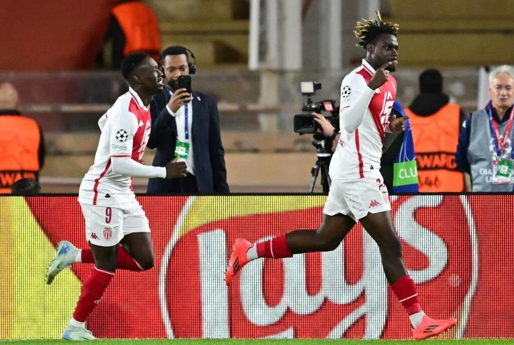 VIDÉO. À 18 ans, George Ilenikhena offre le succès à Monaco face à ...