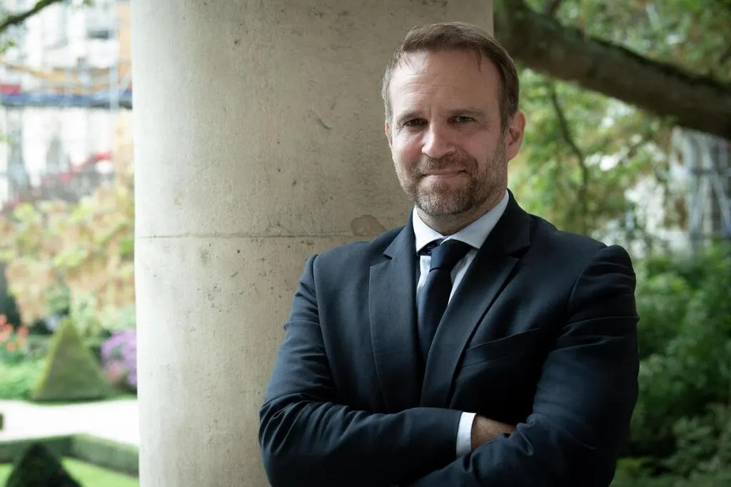 Gouvernement : Marc Ferracci, un intime de Macron et spécialiste de l ...