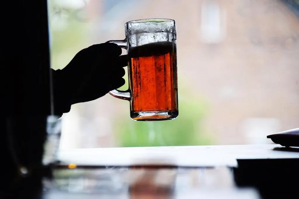 Pourquoi des chercheurs proposent de diminuer la taille des pintes de ...