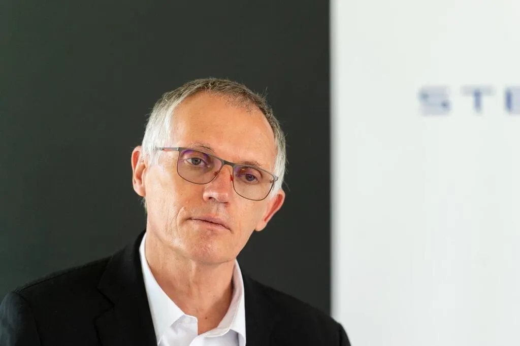 Stellantis réfléchit à remplacer Carlos Tavares, son patron ...