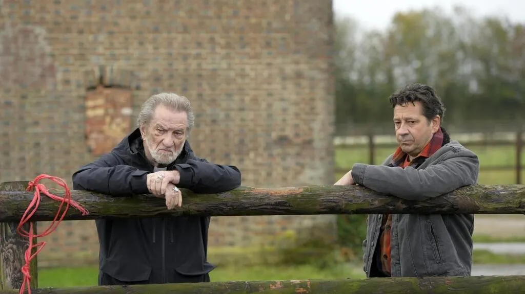 Eddy Mitchell et Laurent Gerra, complices face à la rumeur dans « Un ...