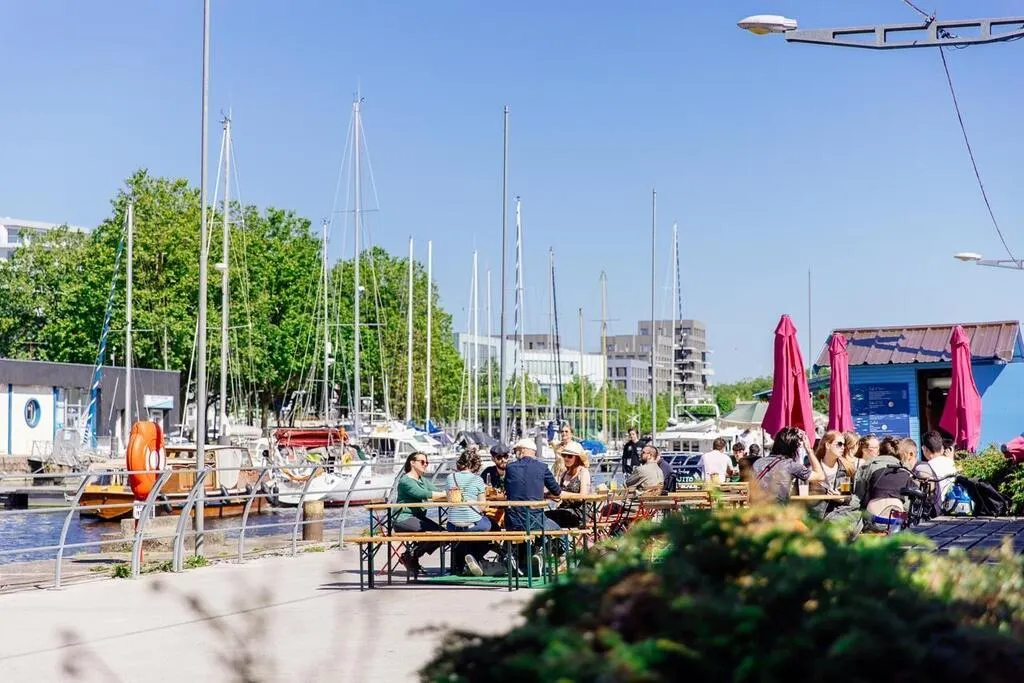 RÉCIT. Comment le quartier du port est devenu l’un des plus animés de ...