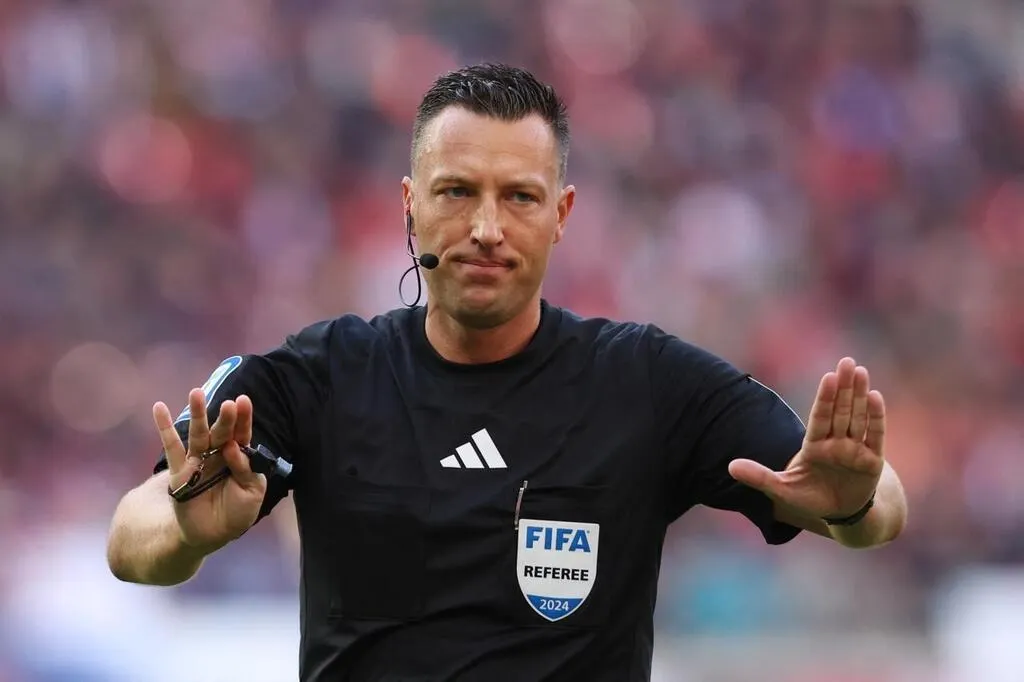 Rangers - OL. Qui est Sven Jablonski, l’arbitre allemand de la ...
