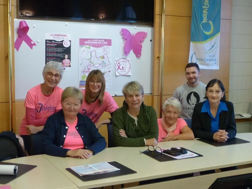 « On met la ville en rose pendant un mois » : Chantonnay soutien la ...