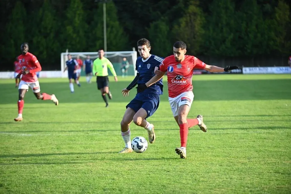National 3. Enfin victorieux, le FC Flers retrouve le sourire . Sport ...