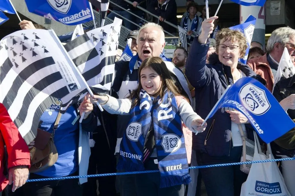 « On vend de tout » : les produits aux couleurs du RC Vannes séduisent ...