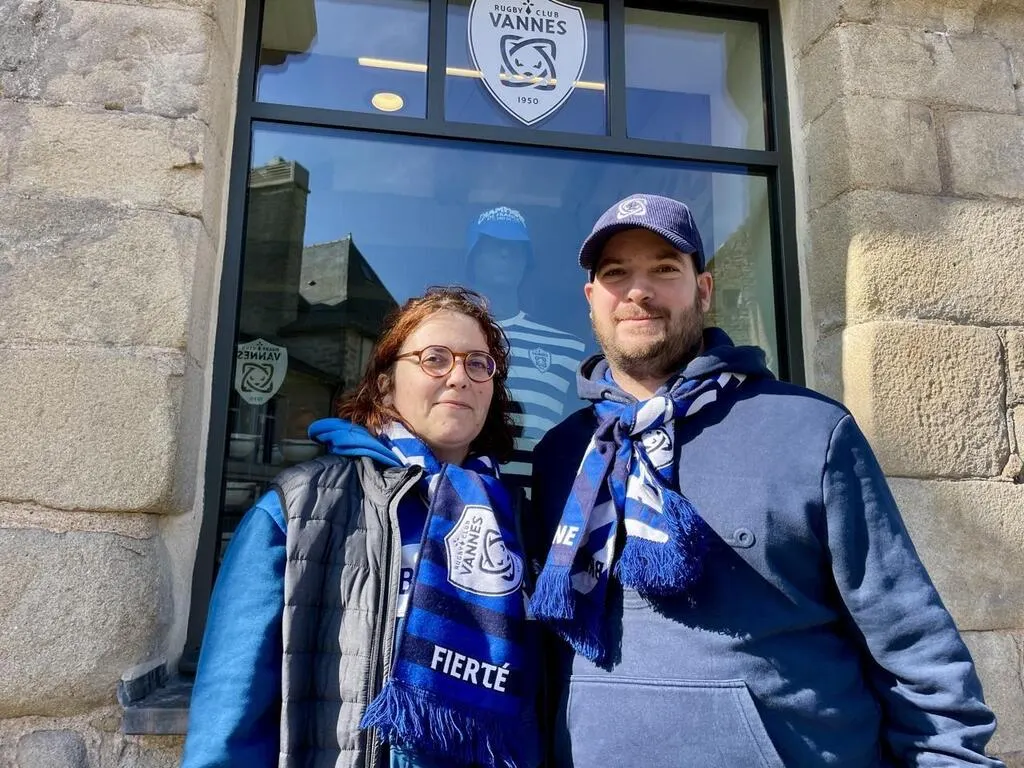 « On vend de tout » : les produits aux couleurs du RC Vannes séduisent ...