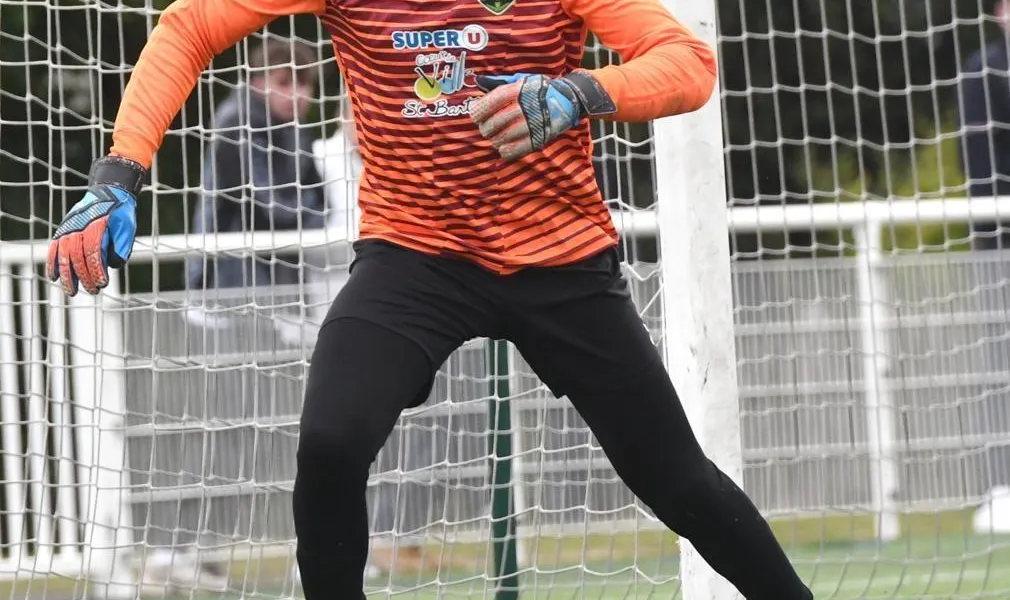 Anjou Football Club. Il a affronté Messi, est devenu une star au ...