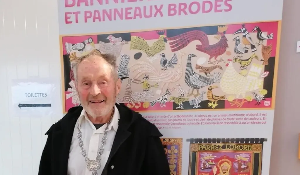 La Roche-Jaudy. Un des quatre colliers de l’Hermine 2024 à Fanch Jestin ...