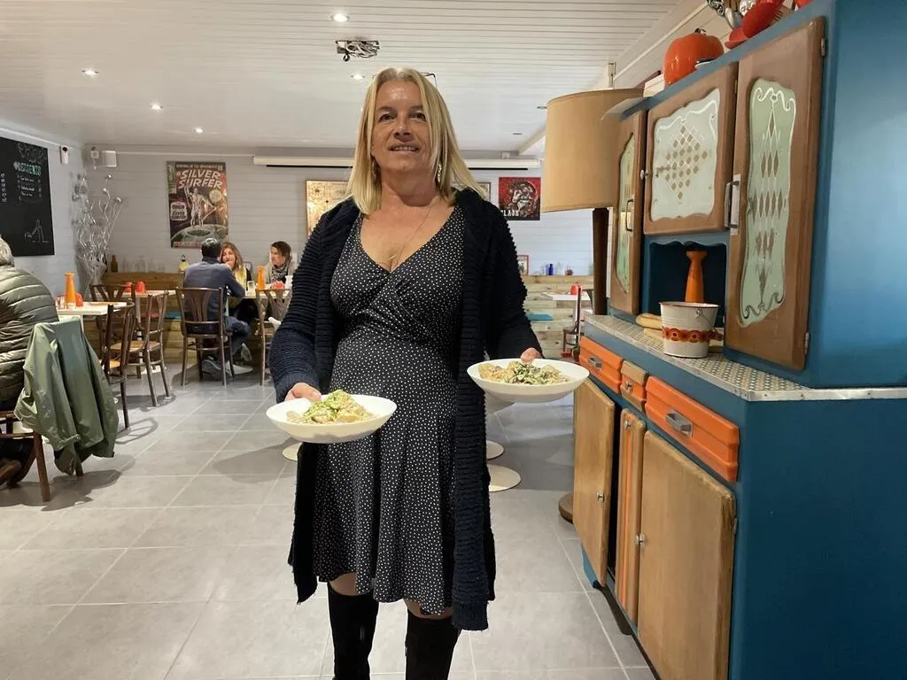 Le Café des marais, un vrai « bistrot des amis » dans le village de ...