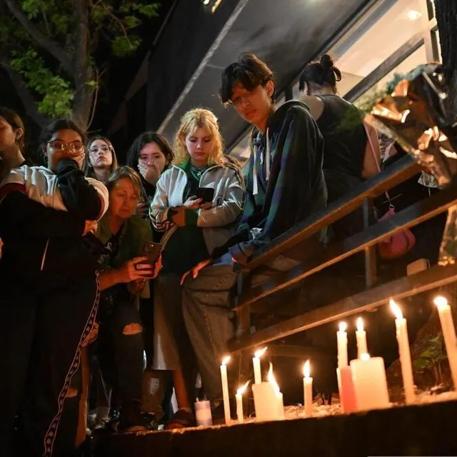 EN IMAGES. Mort de Liam Payne des One Direction : de très nombreux fans réunis devant son hôtel ...