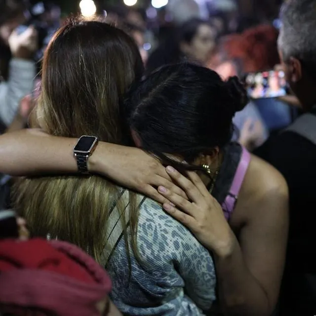 EN IMAGES. Mort de Liam Payne des One Direction : de très nombreux fans réunis devant son hôtel ...