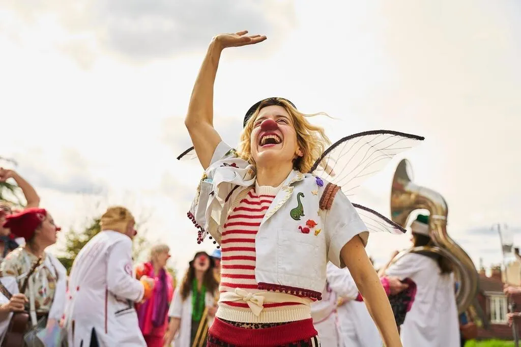 Le public plébiscite Sur un fil de Reda Kateb au Festival international ...