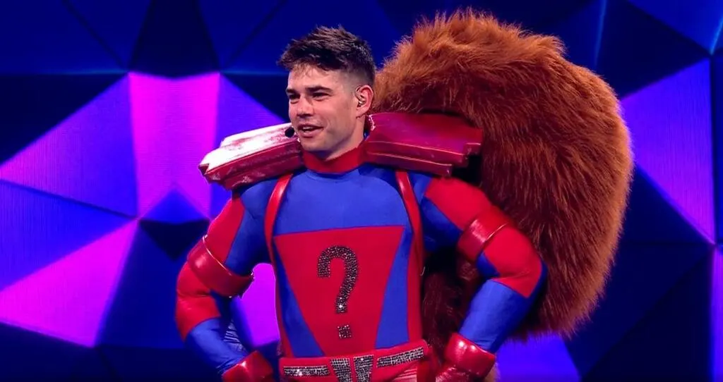 VIDEO. La star cycliste Wout van Aert participe à Mask Singer déguisé ...