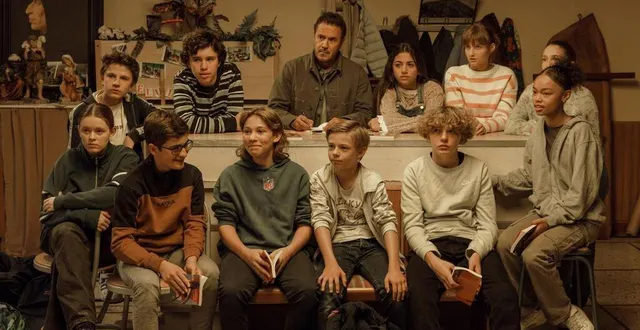 Eva-Rose découvre le théâtre à Challans et joue son premier rôle avec José Garcia - Grasse ...