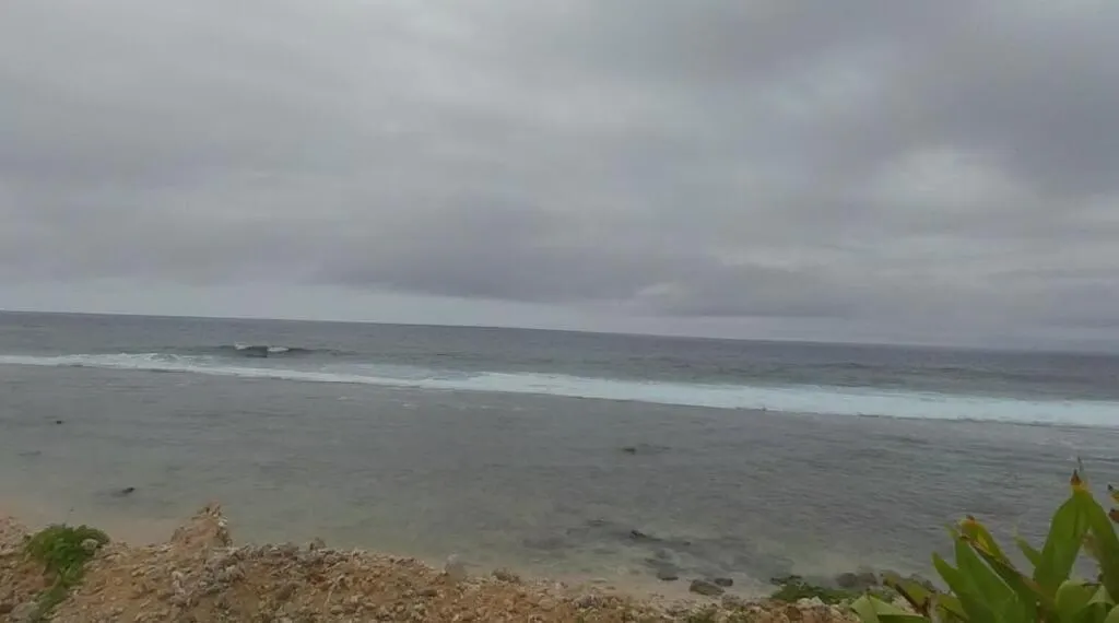 Le bateau chavire, une enfant de 11 ans portée disparue au large de la Polynésie - Granville ...