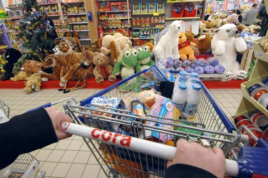 Près de Caen, l’hypermarché Cora de Rots devient un magasin Carrefour ...