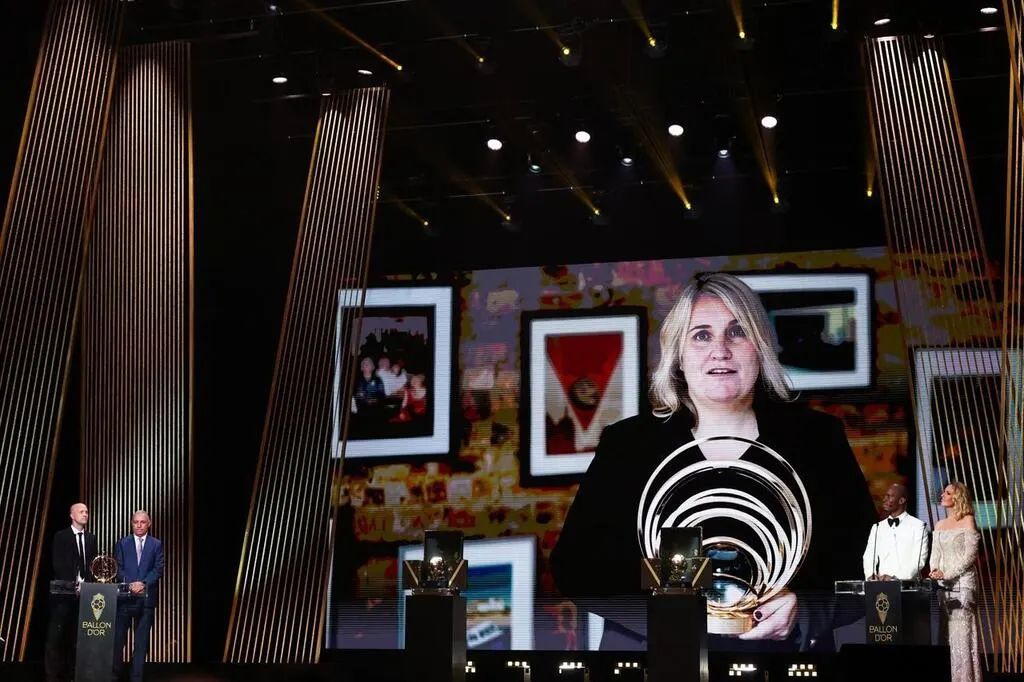 Ballon d’or. Emma Hayes et Carlo Ancelotti nommés entraîneurs de l’année . Sport - Redon.maville.com