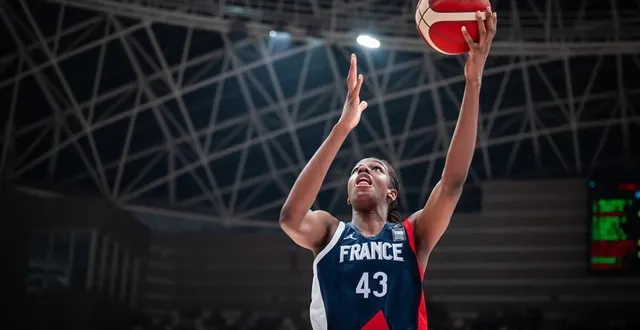 VIDÉO. Dominique Malonga inscrit un premier dunk historique pour une ...