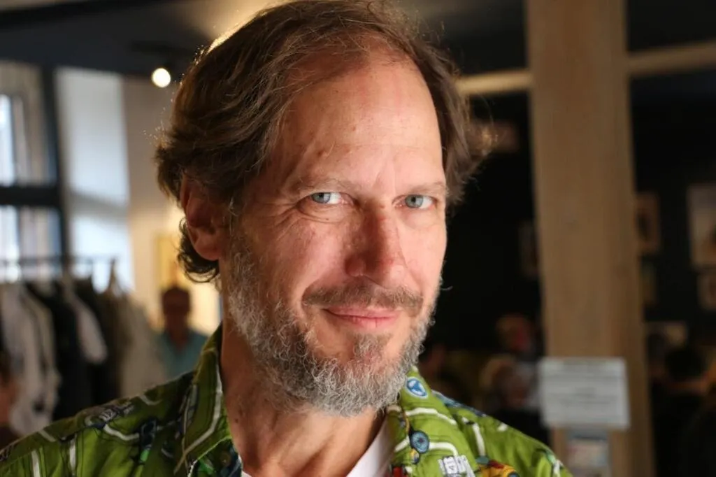 Quiz, dédicaces, BD… Au Mans, le prof américain animera la soirée ...