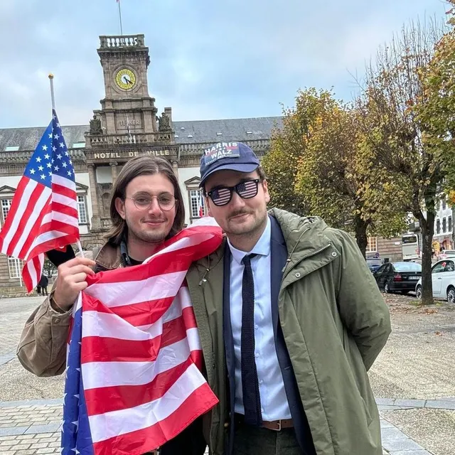 « Des gens adorables » et « bons joueurs » : « C à Vous » en tournage ...