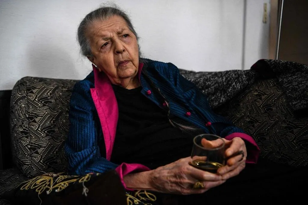 « Une vie de lutte » : résistante et poétesse, Madeleine Riffaud est ...