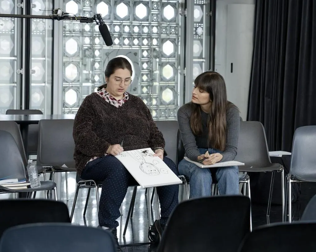 Le rire et les larmes de Clara Luciani s’invitent aux « Rencontres du Papotin » ce soir sur ...