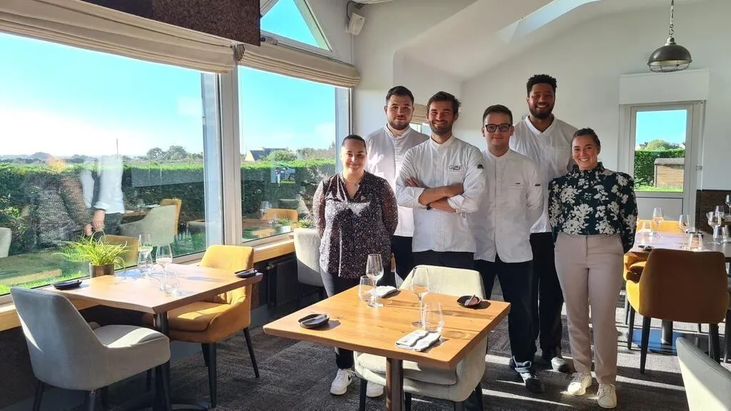 PORTRAIT. Au restaurant Granit, à Plouharnel, Charles Moreau fait ...