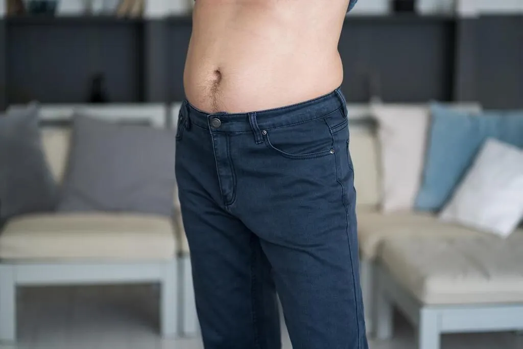 Pourquoi les hommes retrouvent-ils souvent une peluche de laine cachée ...