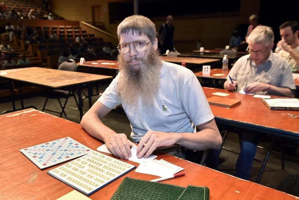 « Surréaliste » : il est multi-champion du monde de Scrabble dans des ...