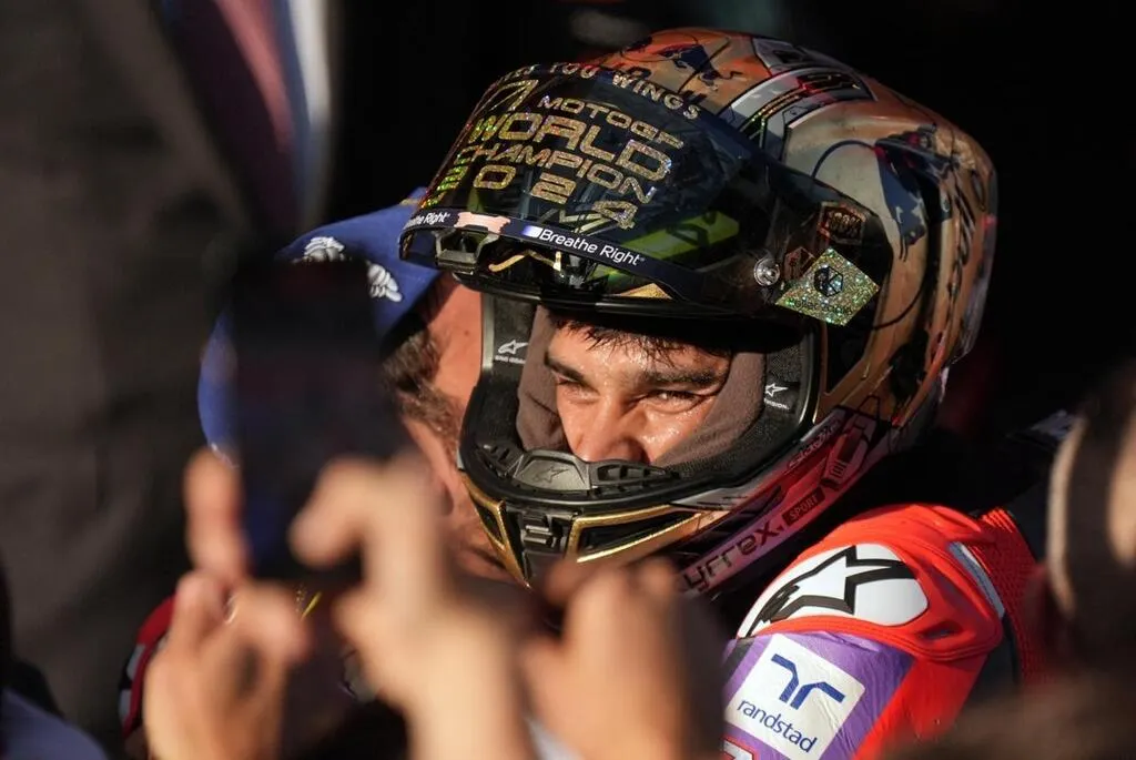 VidÉo Motogp Terminator Vitre Brisée… Le Show De Martin Pour