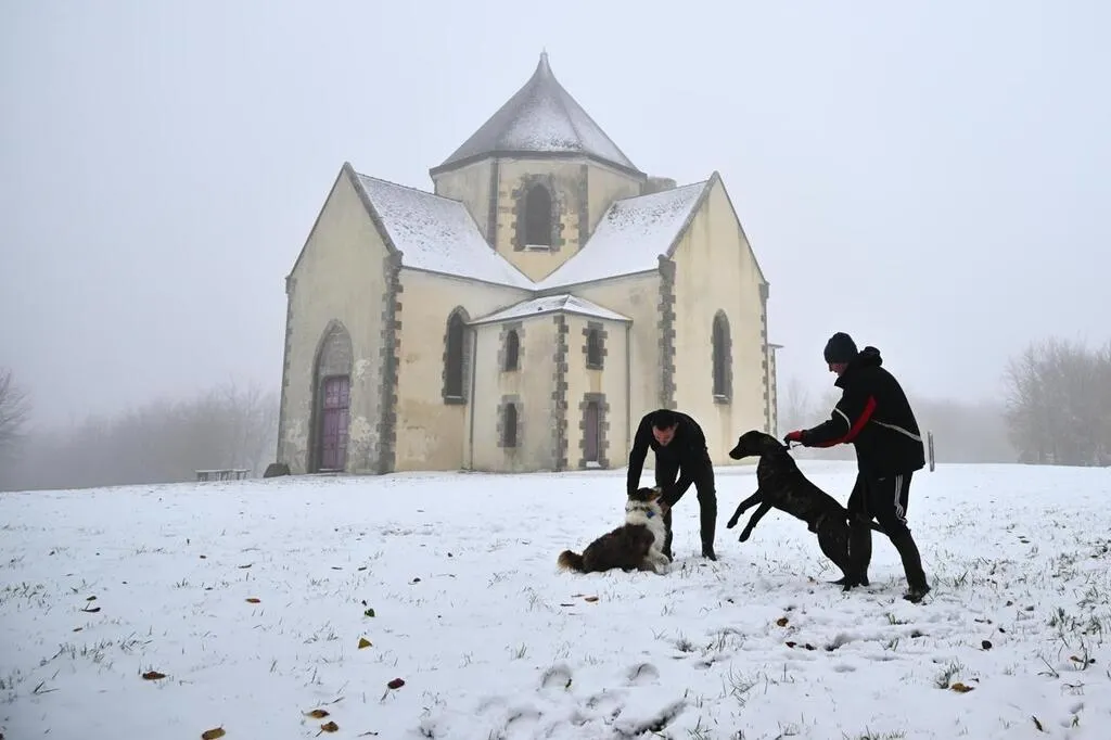 Pourquoi sommes-nous tant fascinés par la neige dès que les premiers flocons font leur - Laval ...