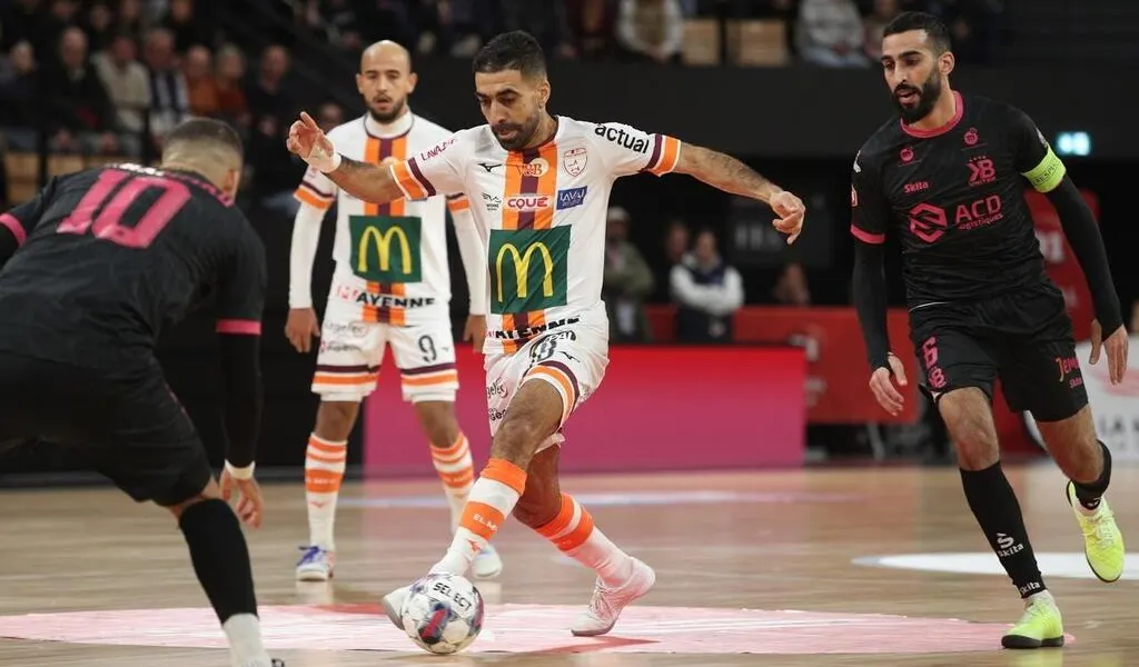 Etoile Lavalloise. Le buteur Soufiane El Mesrar, « phénoménal » en D1 . Sport - Fréjus-Saint ...