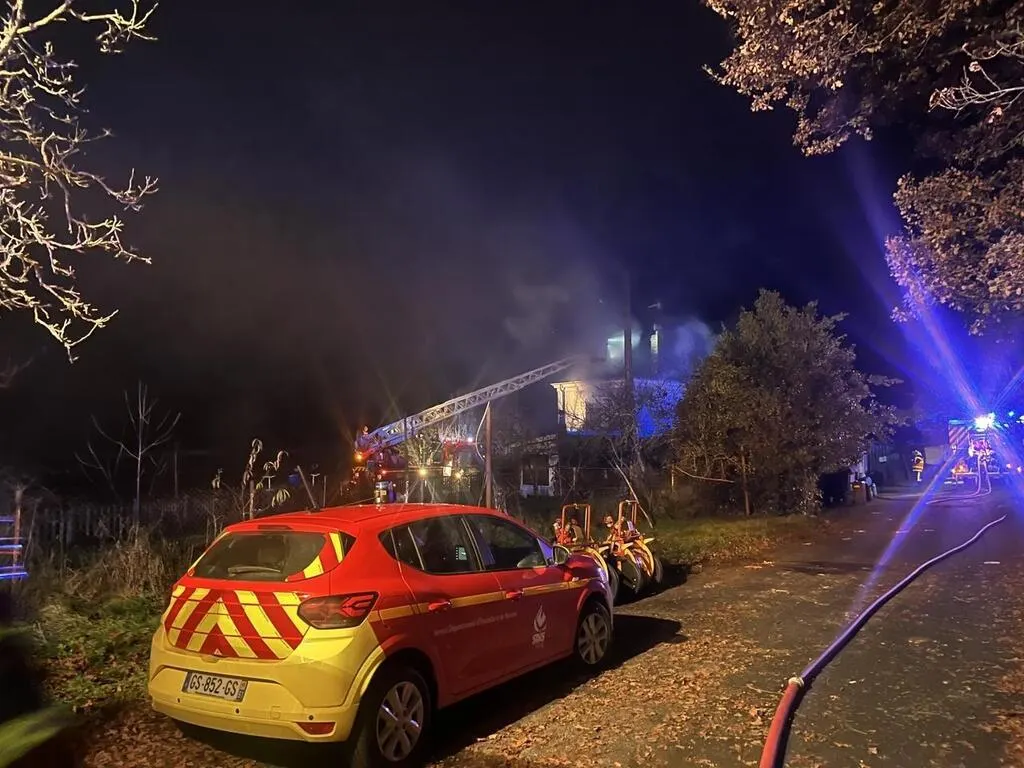 Un homme de 80 ans décède dans l’incendie de sa maison à La Ferté-Macé, dans l’Orne - Roubaix ...