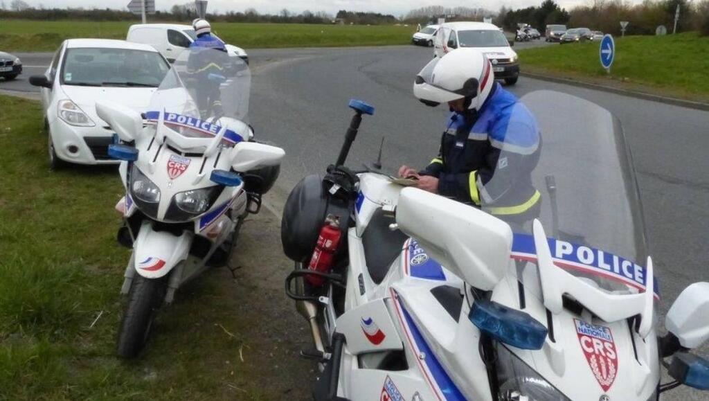 Deux motards de la CRS percutés à La Baule : à Nantes, un homme jugé ... Deux motards de la CRS percutés à La Baule : à Nantes, un homme jugé ...