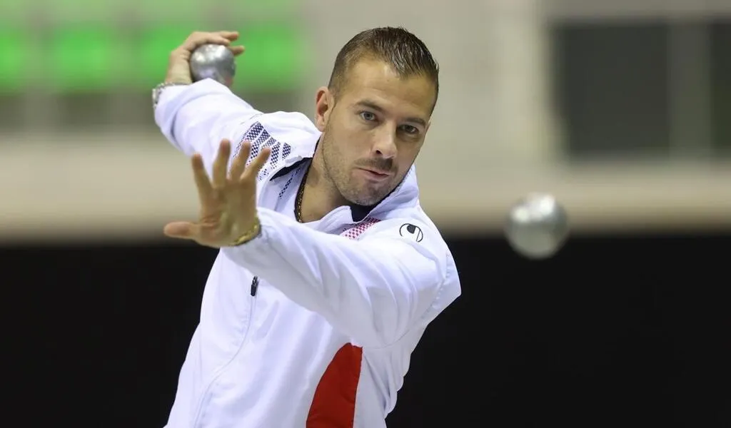 Pétanque. Championnats du monde à Dijon : le double défi de Dylan Rocher . Sport - Le Mans ...