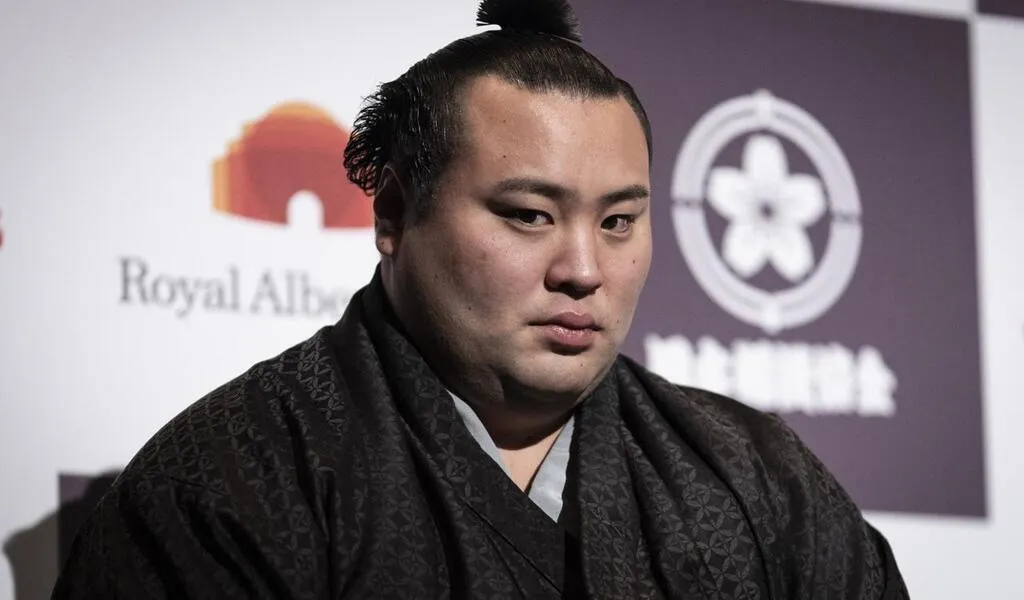 Les Sumos Japonais en compétition à l’étranger pour la première fois ...