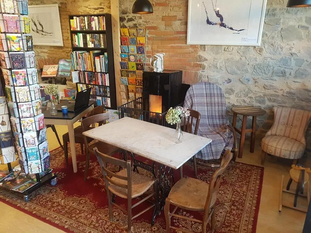EN IMAGES. Dix cafés librairies coups de cœur pour affronter l’hiver dans l’Ouest - Angers ...