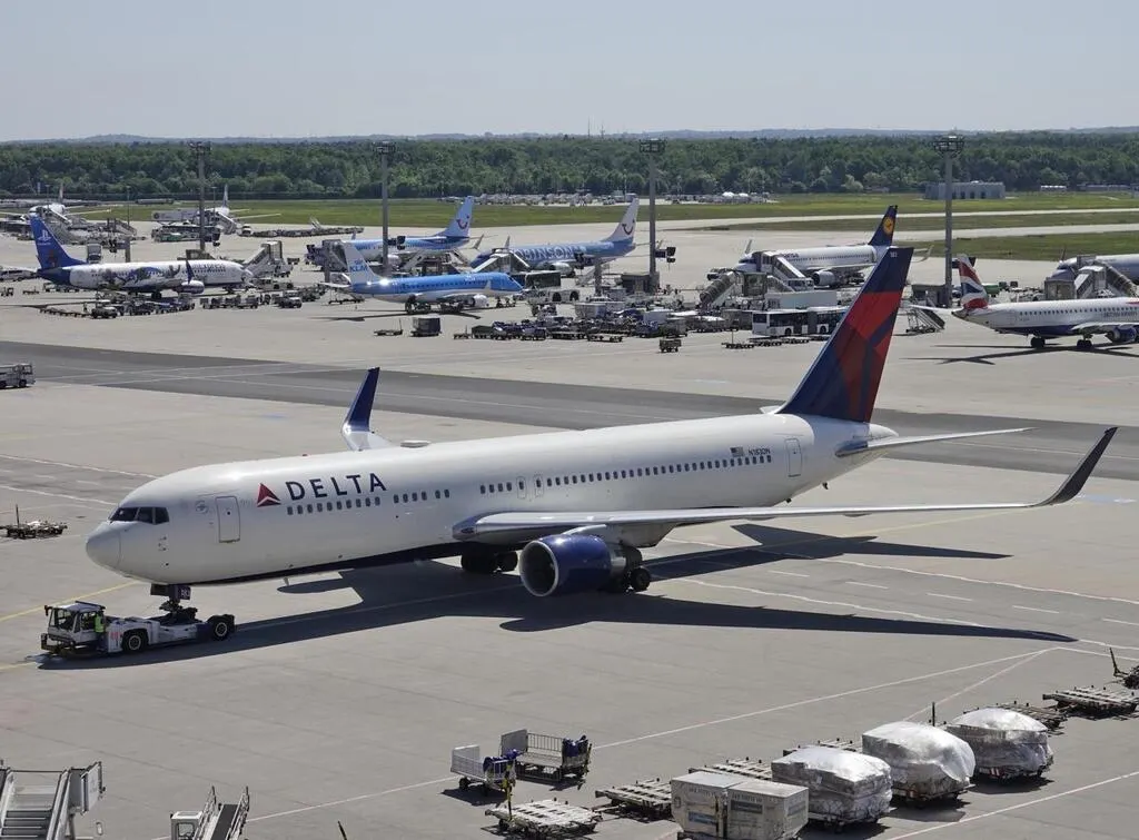 Liberté conditionnelle pour la « passagère clandestine » russe d’un vol ...