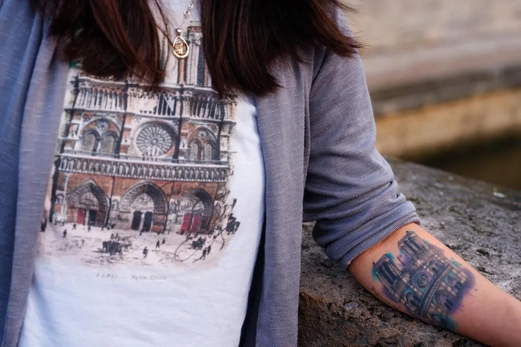 Fan absolue de Notre-Dame de Paris, cette Canadienne rêve de devenir ...