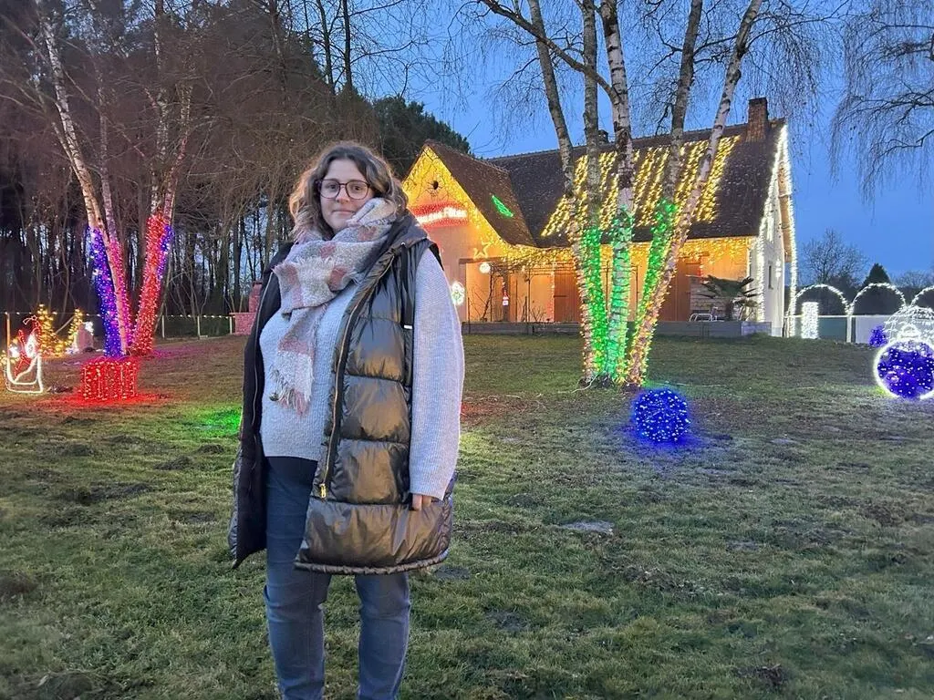 « 1 300 visiteurs en un soir » : en Sarthe, leur maison illuminée pour ...