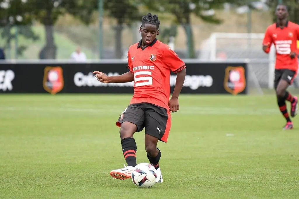 Stade Rennais. Premier contrat professionnel pour Joël-Emmanuel ...