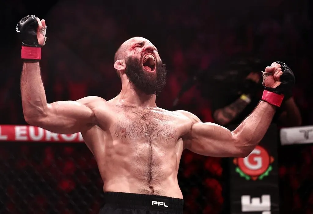 MMA. Abdoul Abdouraguimov bat Laureano Staropoli et soigne son retour ...