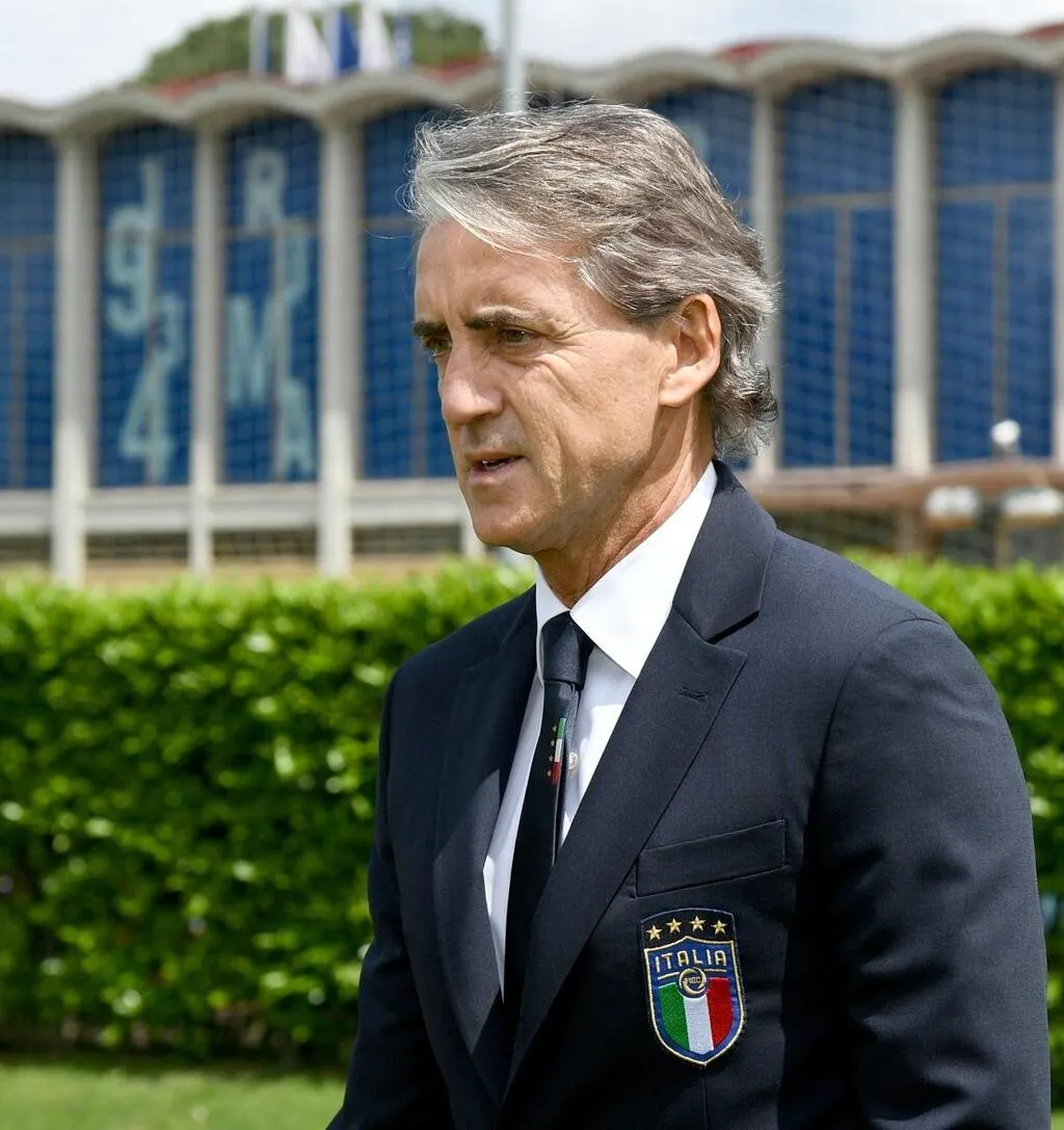 « Si je pouvais faire marche arrière » : Roberto Mancini regrette avoir ...